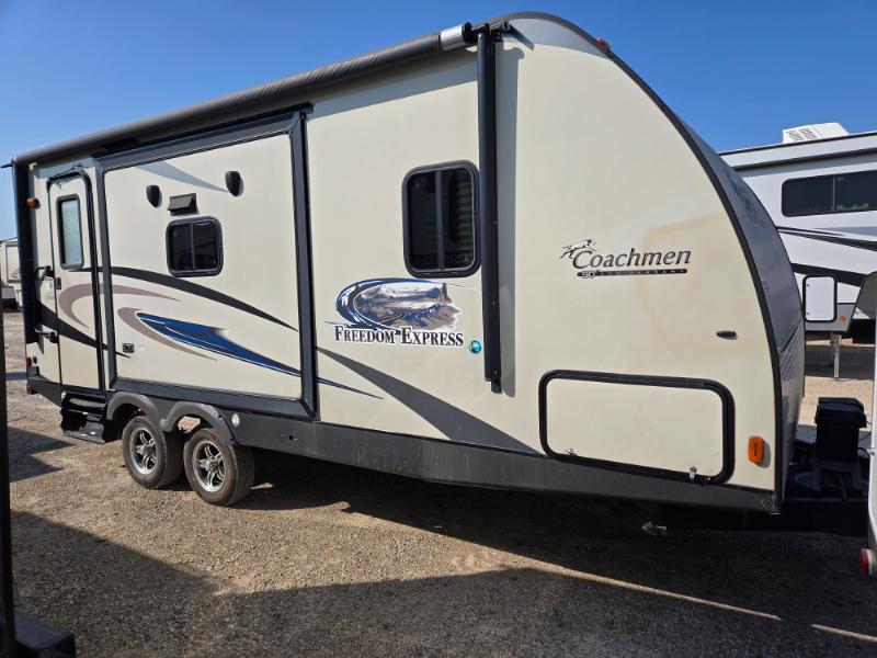Used 2014 Coachmen® Freedom Express Ultra Lite 233RBS at Kunes RV of ...