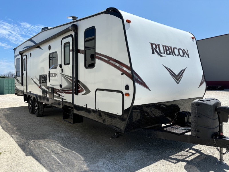2017 Dutchmen® Rubicon 3300 at Kunes RV